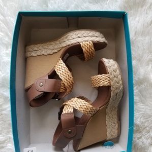 Payless | Shoes | Platform Sandals | Poshmark